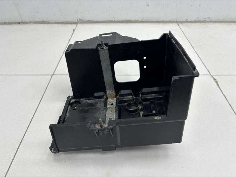 Крепление АКБ корпус / подставка Ford Focus 2 DA 2005-2008 кат.номер: 1402455 3M5110723AP