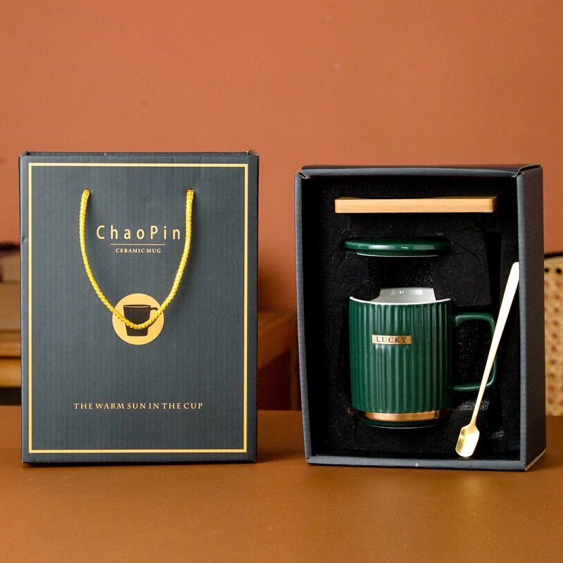 Красивая кофейная чашка с крышкой и ложкой, креативная офисная кружка, простая бытовая чашка для воды, керамическая