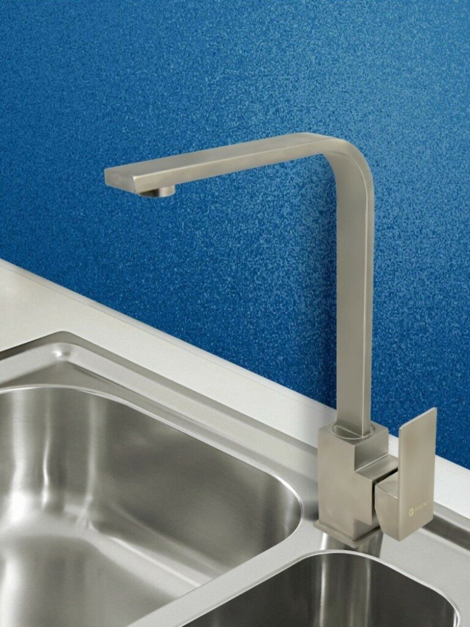 Смеситель для кухни Juguni 0402.174, хром, нерж. сталь, поворотный