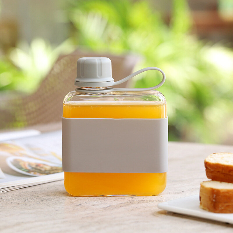 Новая бутылка Tritan Fresh Style с ручкой, плоская бутылка, силиконовая крышка, пластиковый стакан, высококачественная портативная бутылка для воды для студентов