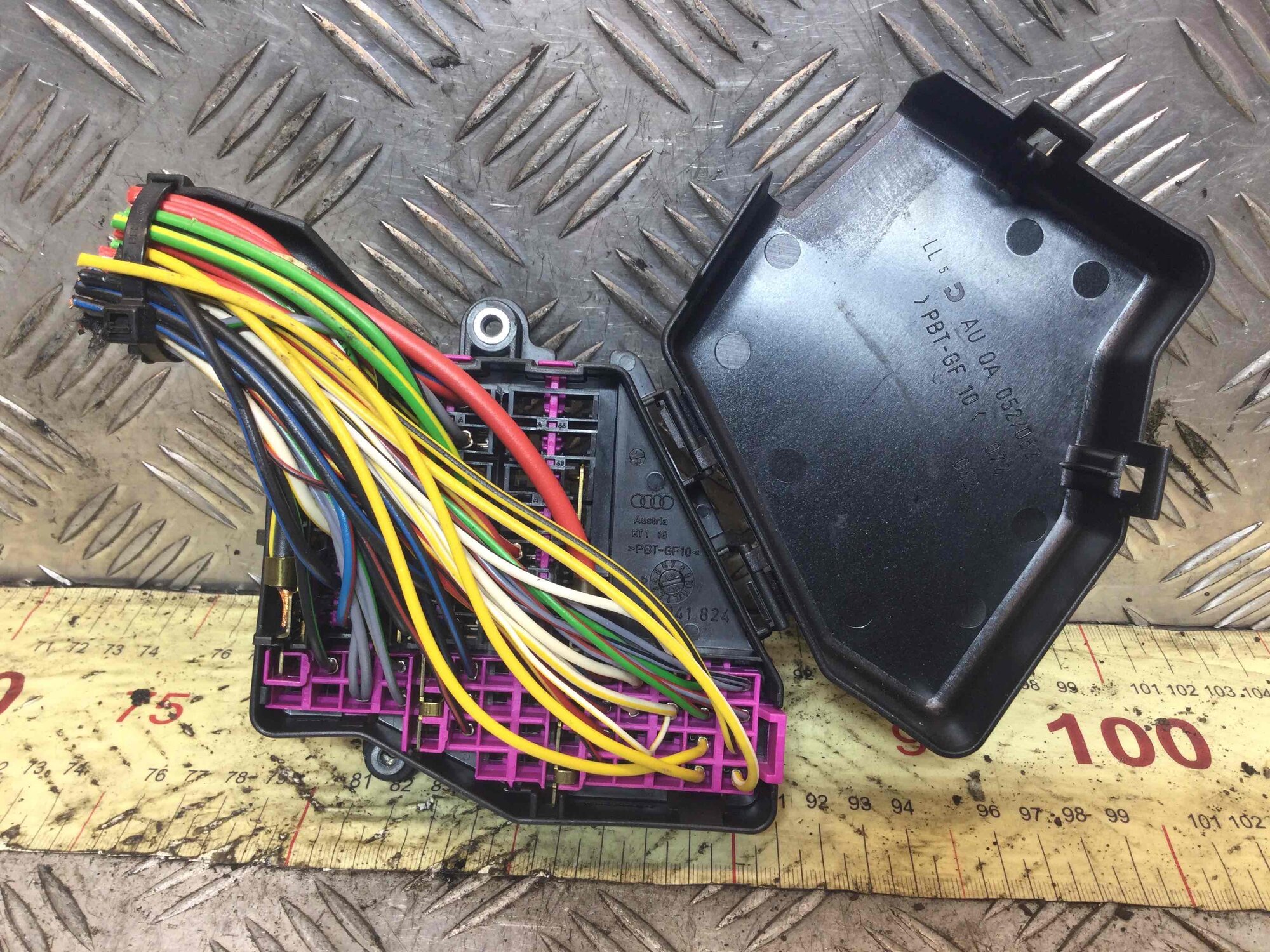 Б/У Блок предохранителей Volkswagen Passat B5 (1996-2000) 1998 г.