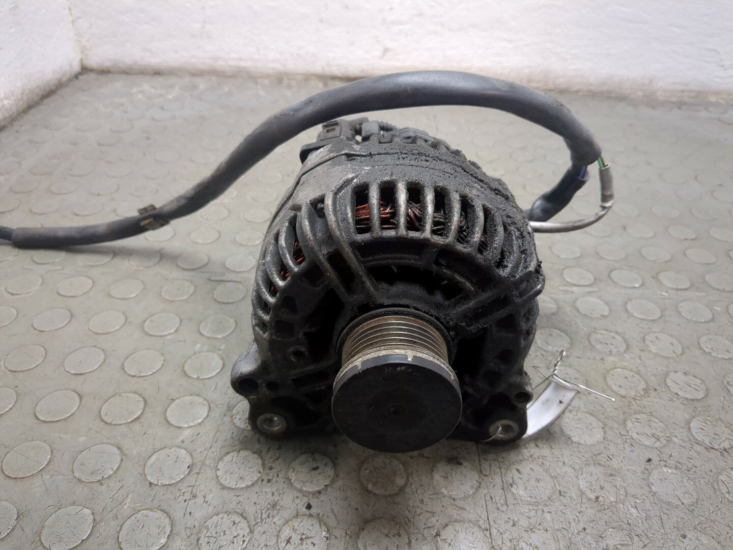 Генератор Skoda Octavia (A5) Б/У