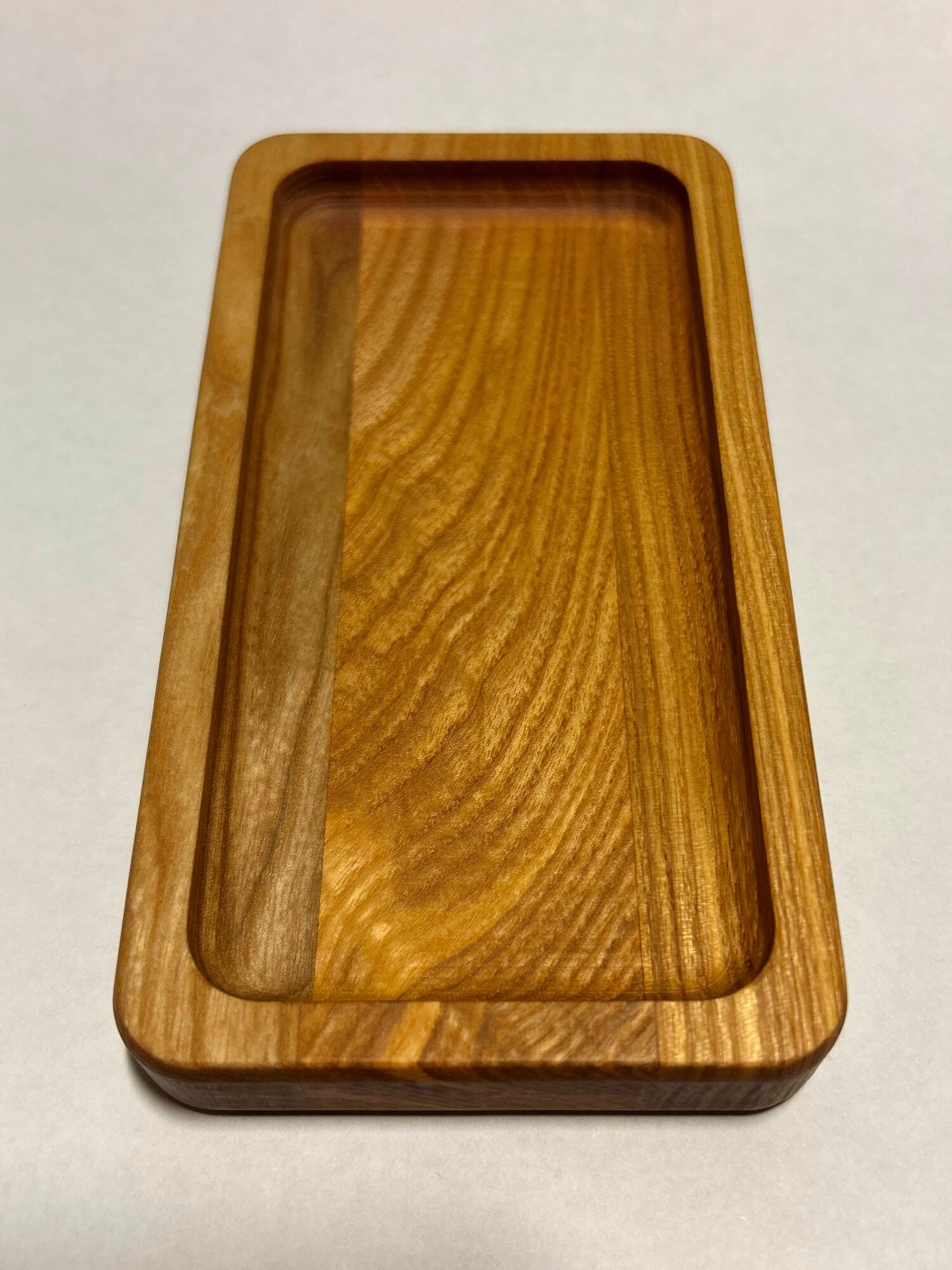 Сервировочная доска из ясеня "Мини" для подачи блюд, 9х17 см, прямоугольная с бортиком.