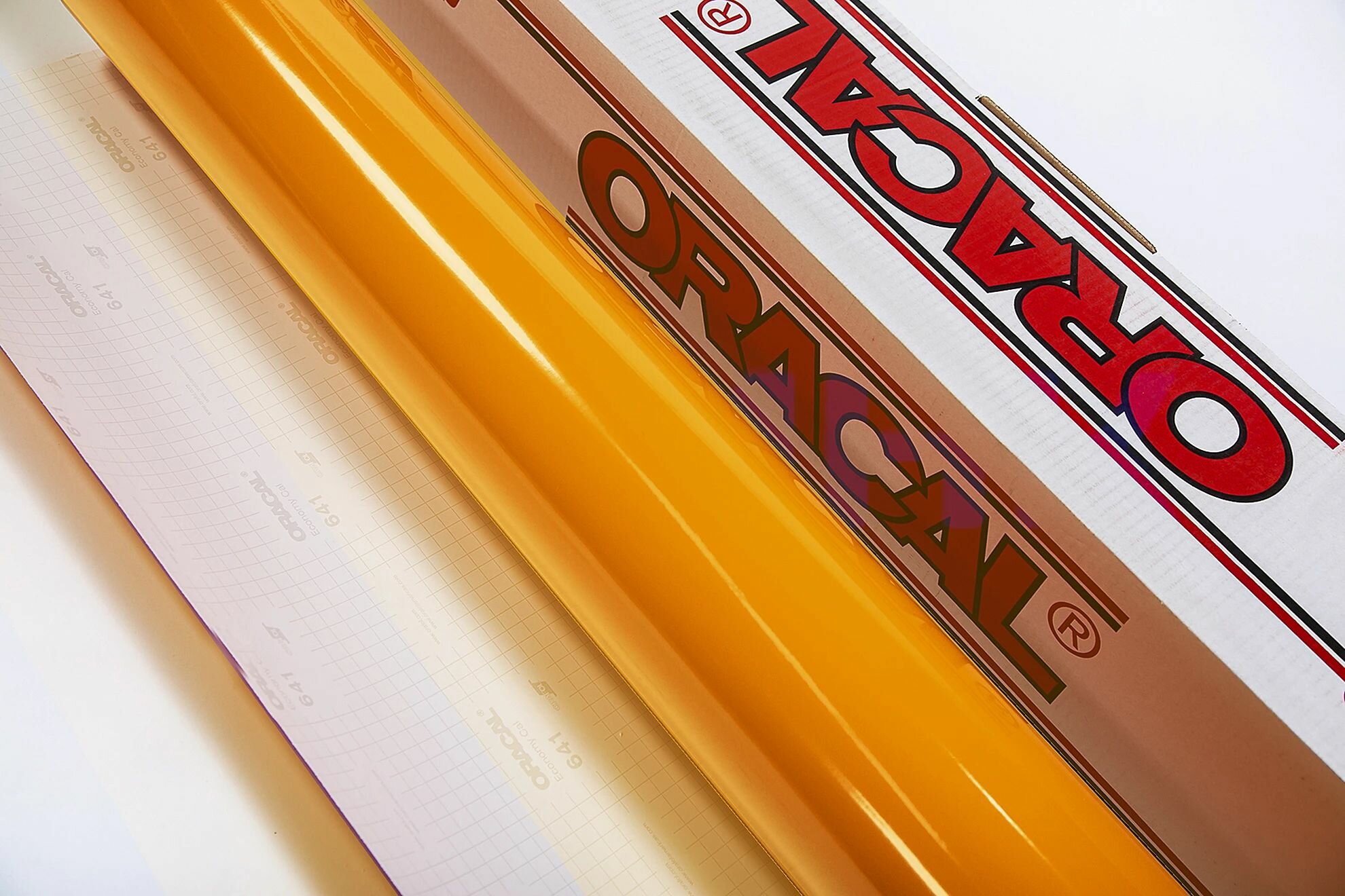 Пленка самоклеящаяся Oracal 641 G 019 1*50 м ярко-желтая, глянцевая, рулон