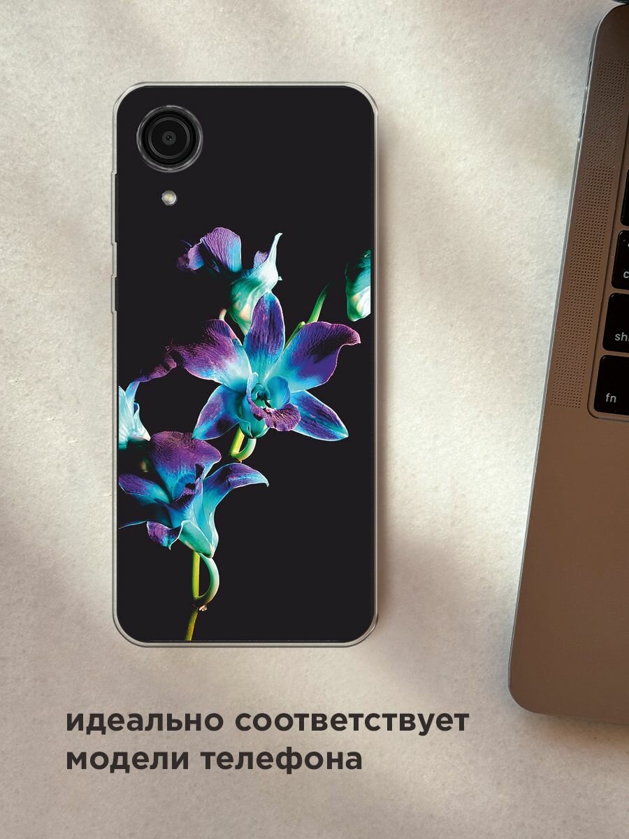 Чехол на Samsung Galaxy A03 Core / Самсунг Галакси А03 Core с принтом "Синий цветок на черном" — фото 1