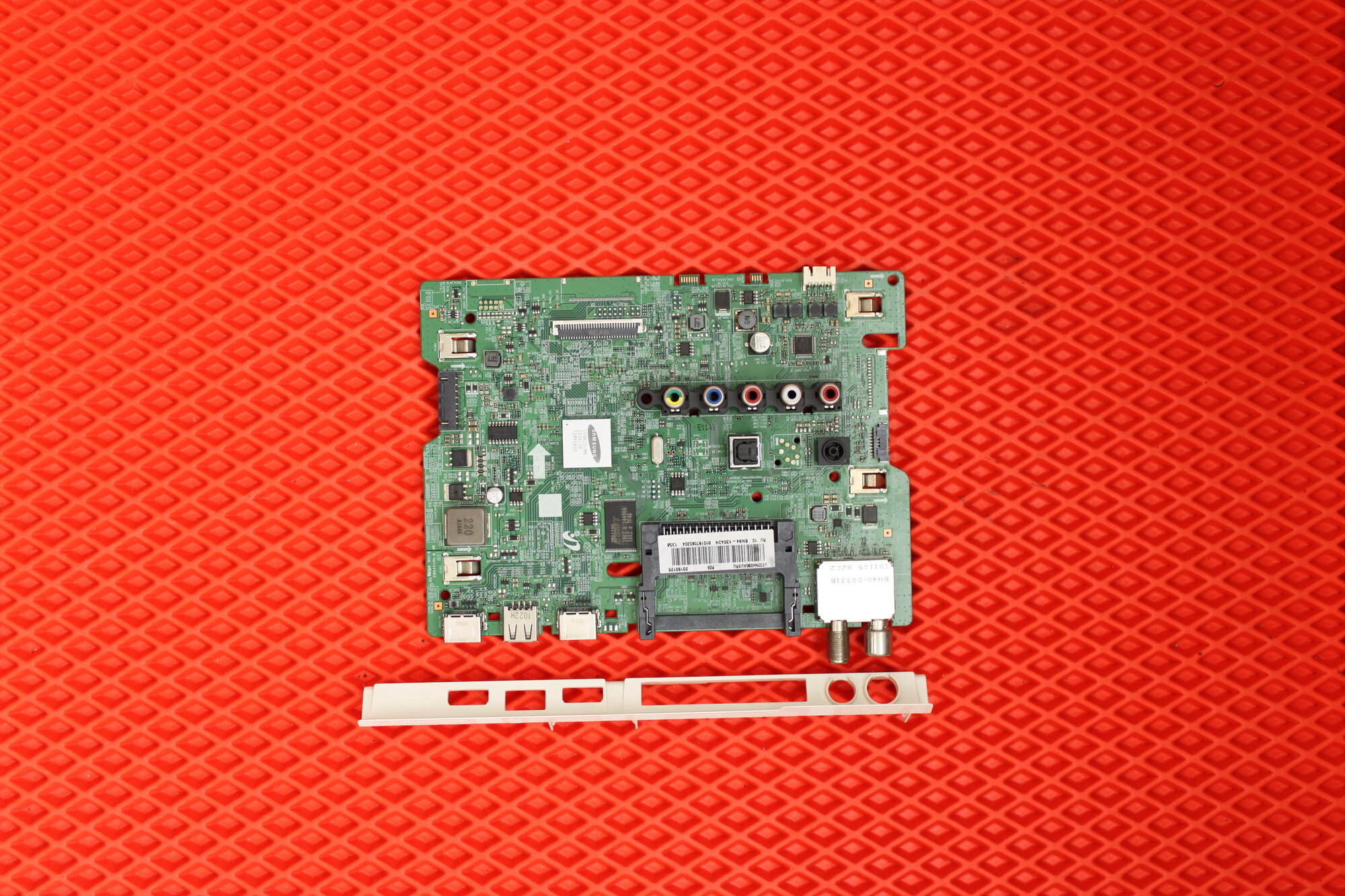 Основная плата (MAIN) BN41-02582B для телевизора SAMSUNG UE32N4010 в надёжной упаковке