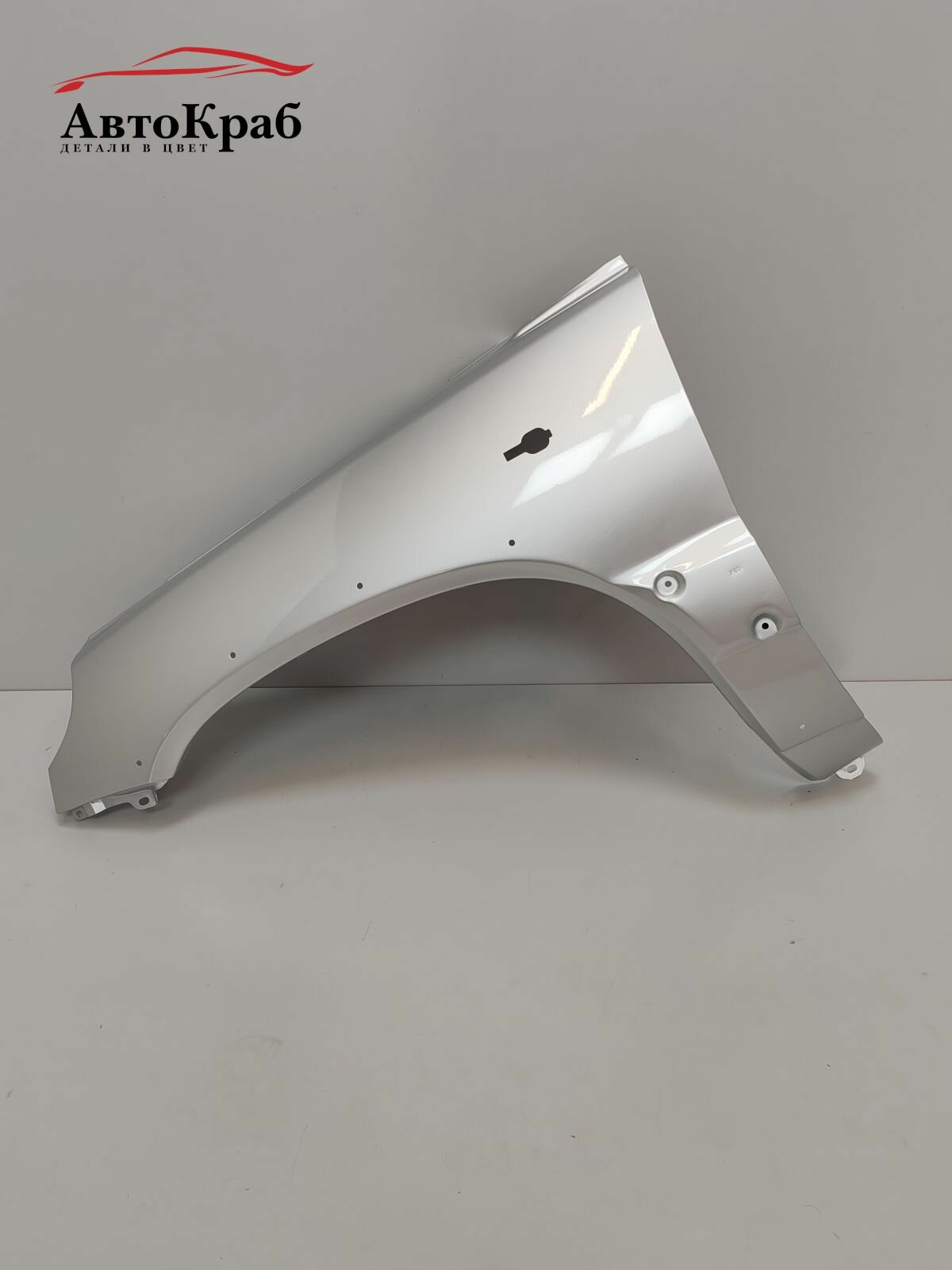 Крыло переднее левое в цвет для Шевроле Нива рестайлинг 2009 - 2020 г. 690 - снежная королева, серебристый