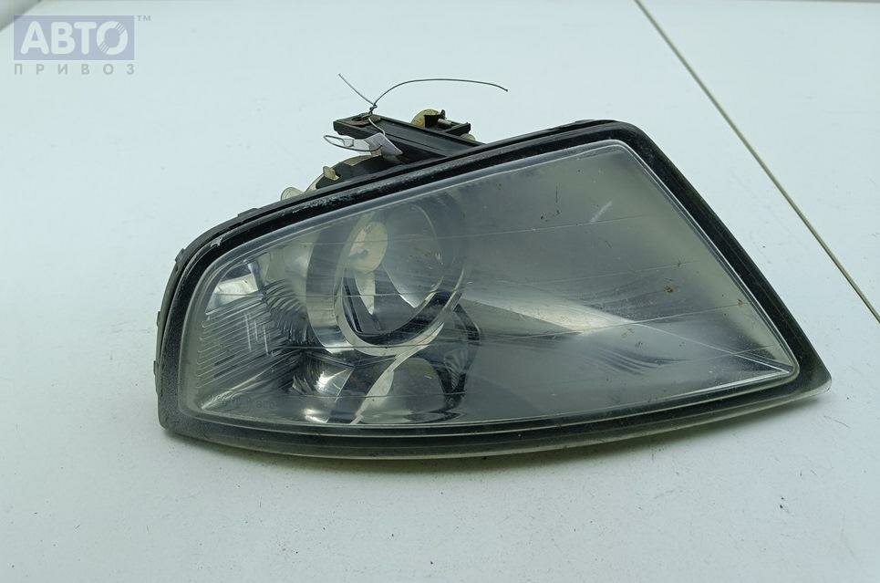 Фара противотуманная левая Ford Mondeo 3 (2000-2007)