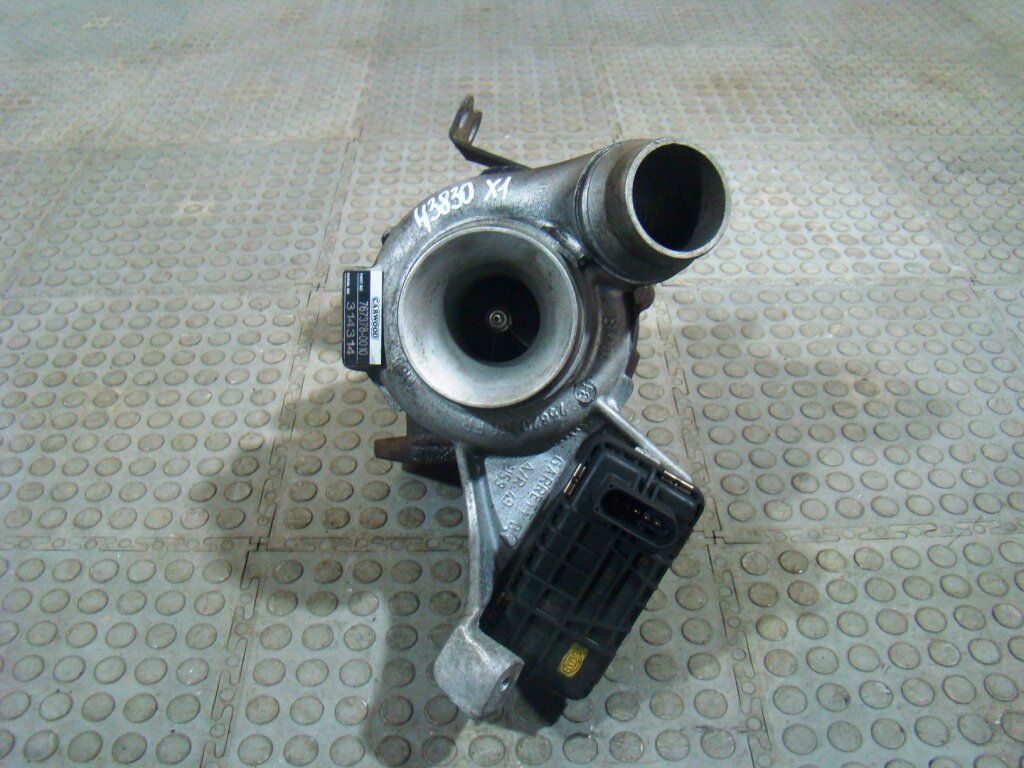 BMW X1 E84 Турбокомпрессор (турбина) 11652414336