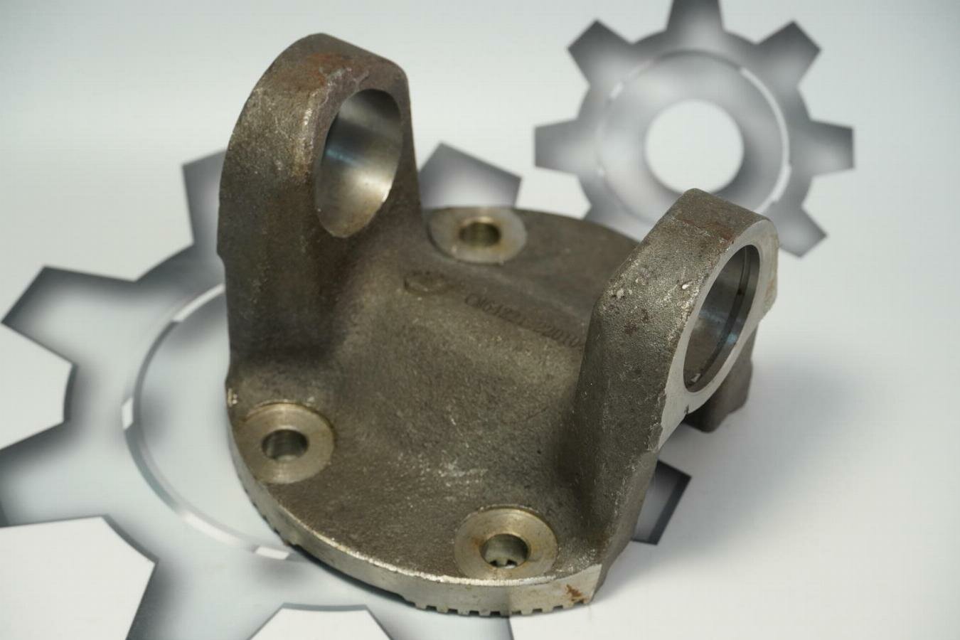 Фланец-вилка вала карданного (4 отв, под крестовину 53205) МАЗ 642212201049 (Спецмаш)