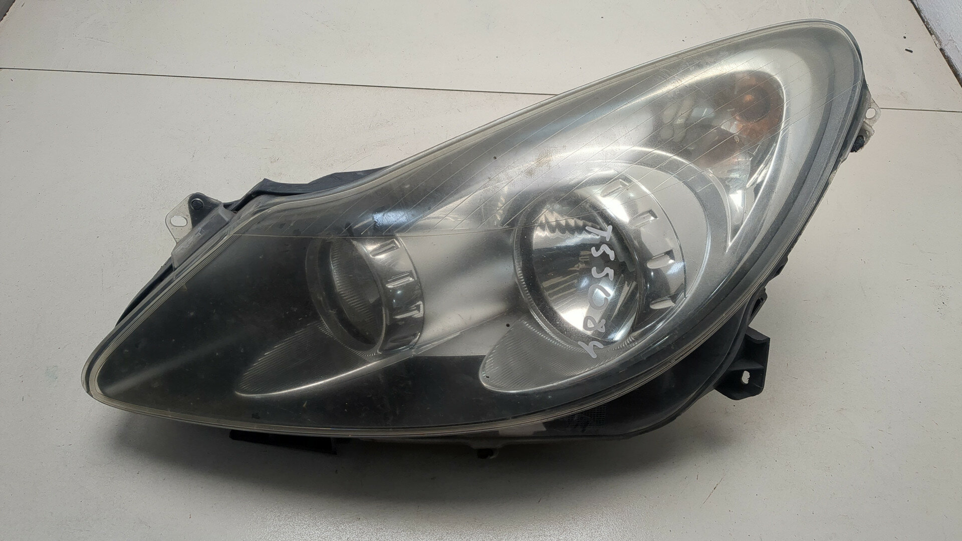 Фара (передняя) левая Opel Corsa D Б/У