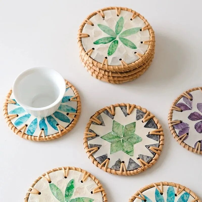 Подстаканник "Подставка для кружки в виде ракушки из натурального ротанга"