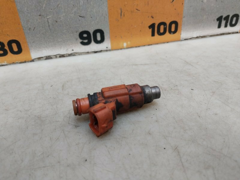 Б/У Форсунка топливная Mitsubishi Lancer 2004 9, CS3A 467904 MITSUBISHI арт. MD319791