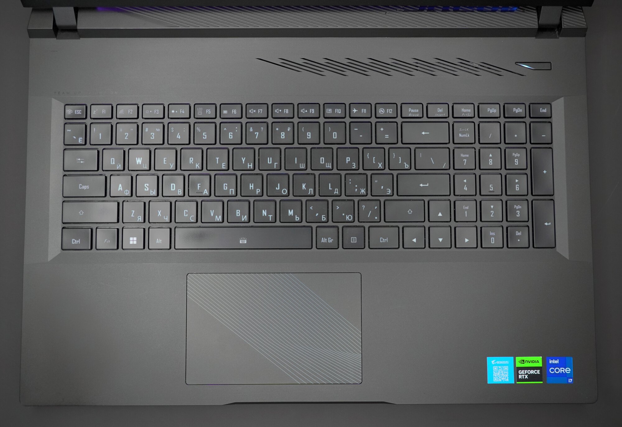 Игровой ноутбук Gigabyte Aorus 17 BSF RTX 4070/i7-13700H/16GB/1TB SSD, 0GB HDD