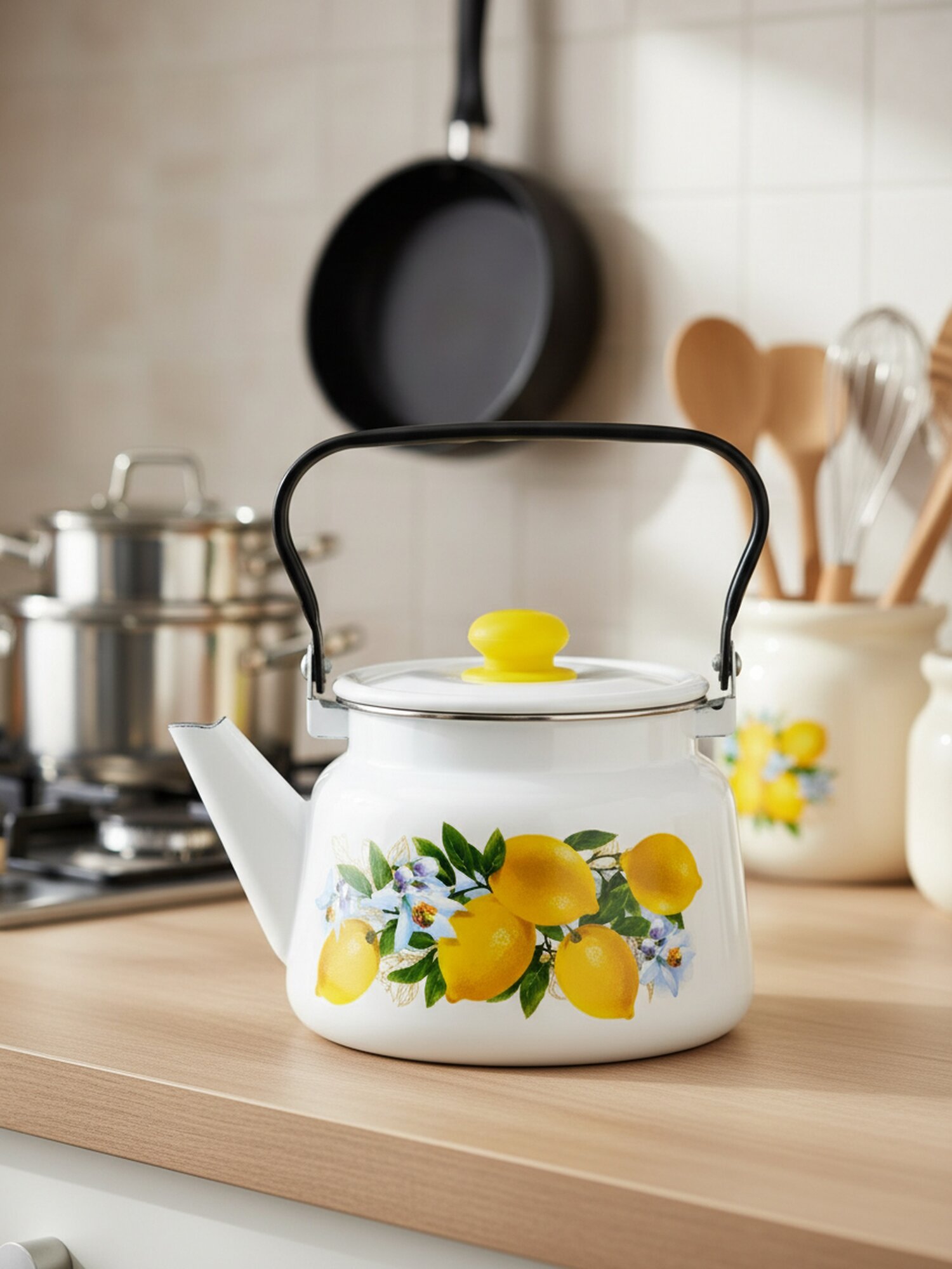 Сибирские товары Чайник сталь, эмалированное покрытие, 2.3 л, с кнопкой, белый, Лимоны