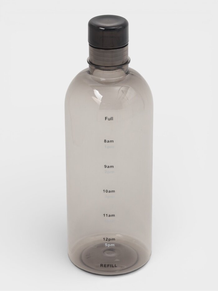 Бутылка для воды с мерной шкалой, 750 мл, 7.5×22.5 см, полистирол, чёрная