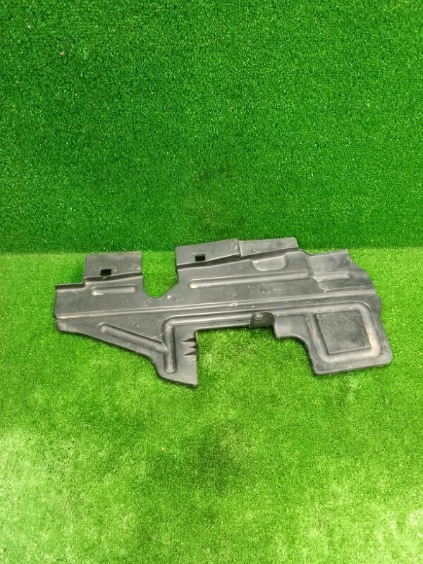 Дефлектор радиатора Toyota Avensis T250 Б/У с пробегом