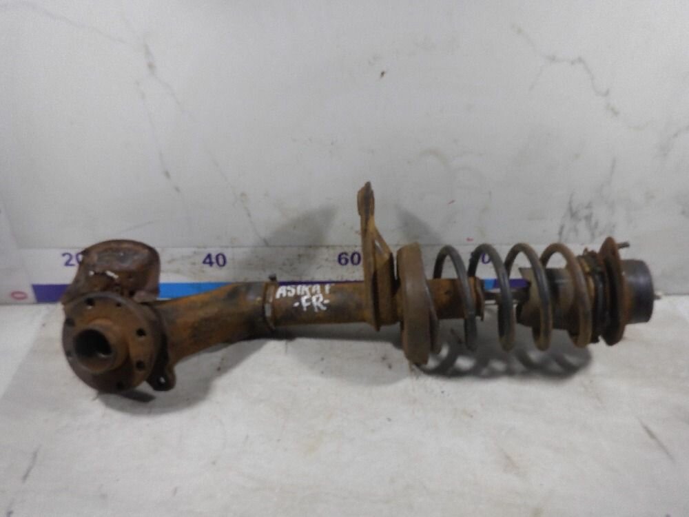 Стойка амортизатора переднего правого Opel Astra F