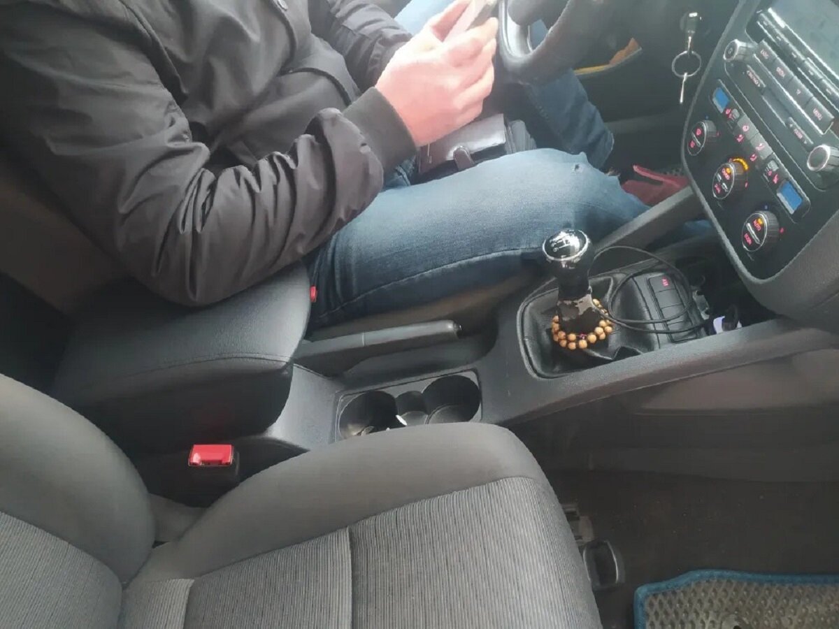 Подлокотник для автомобиля Фольксваген гольф 5, Подлокотник Volkswagen Golf 5, Brazo