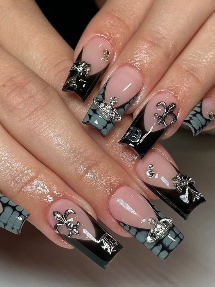 24 черных креста для квадратного маникюра.