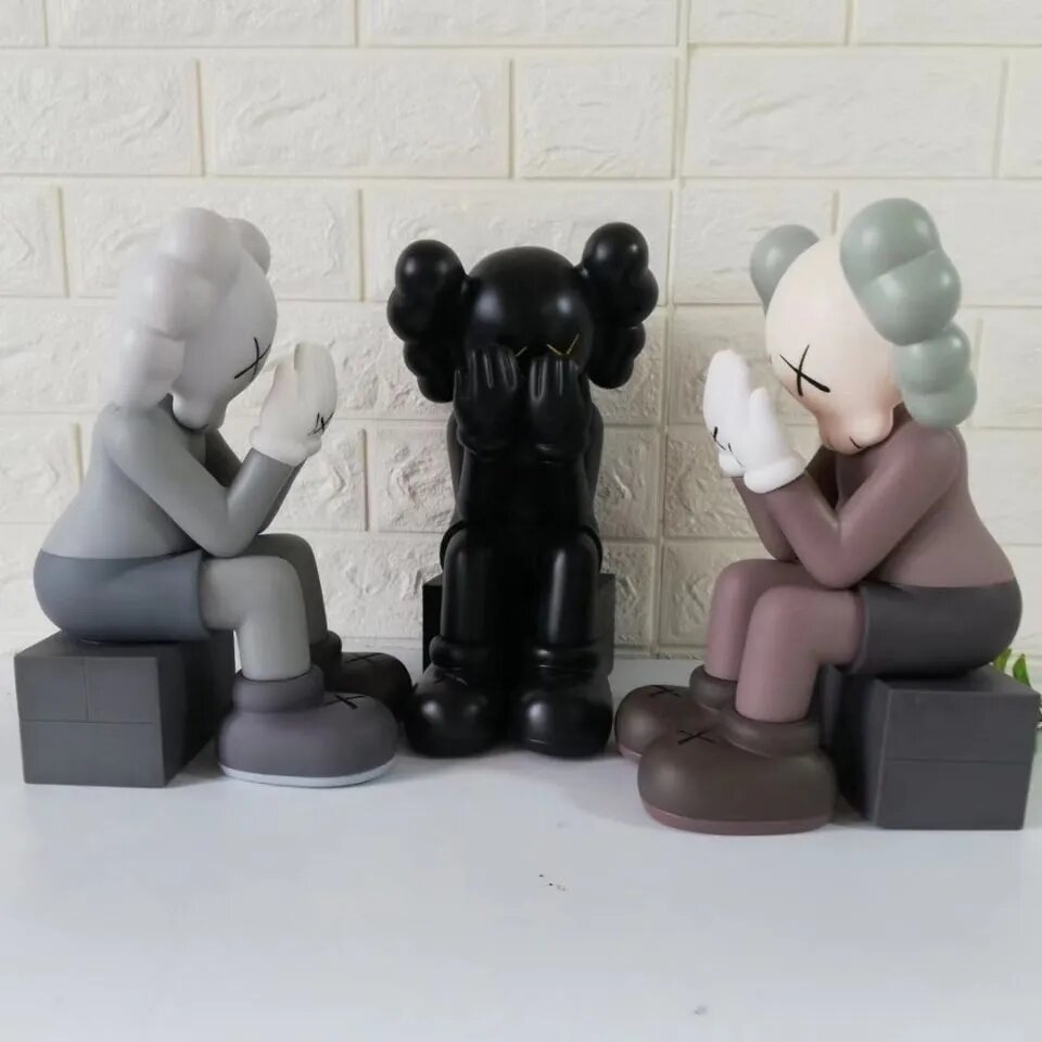Статуэтка Kaws, розовая, 11x4.5 см - Декоративная фигурка для интерьера и подарка — фото 1