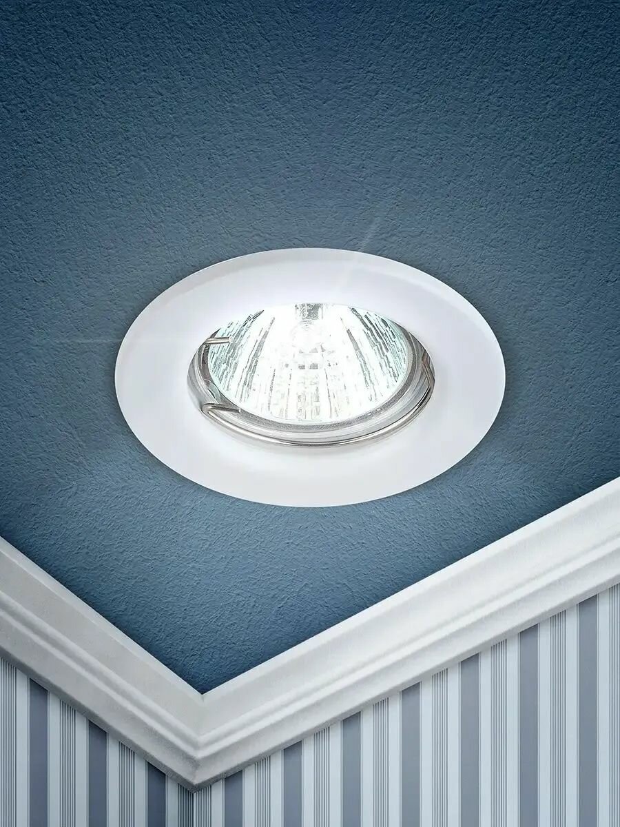 Cветильник потолочный встраиваемый ST1 WH ЭРА / Спот потолочный / Светильник декоративный точечный на кухню, в детскую, белый