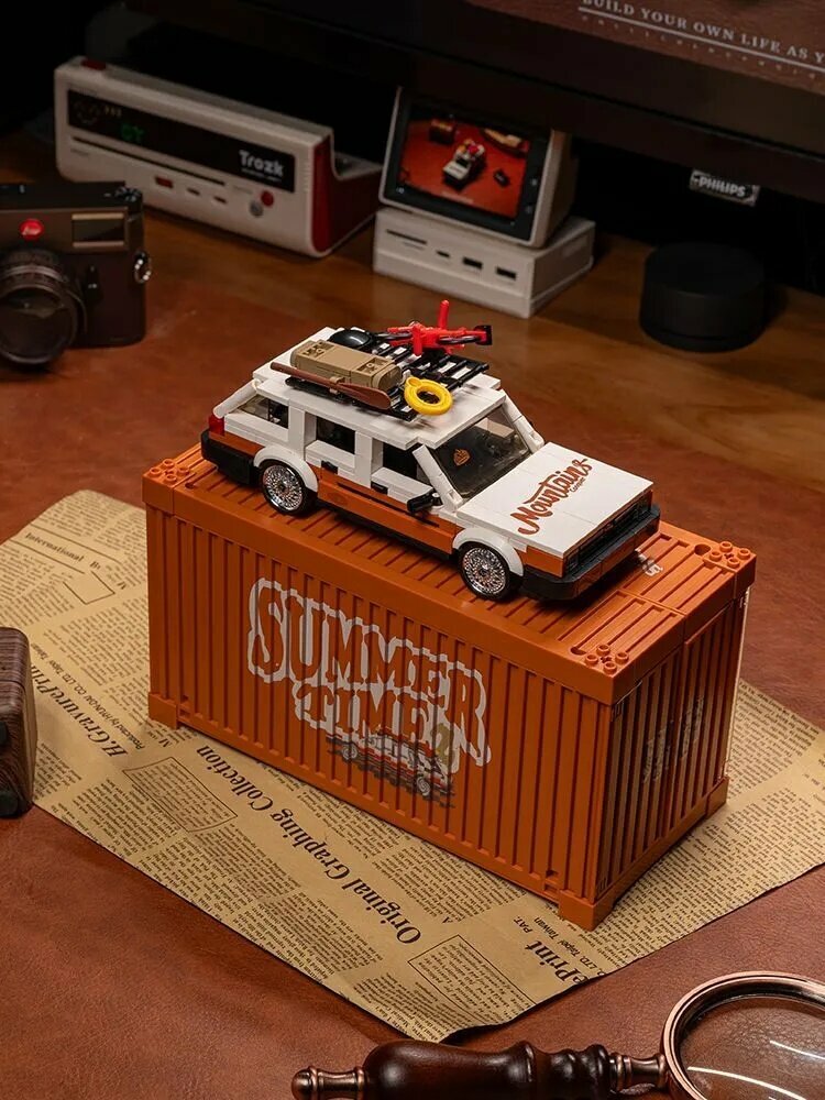 Конструктор машина: HAPPY BUILD PB8824, ретро-авто Volkswagen Passat B2 (Фольксваген Пассат Б2) в стиле 80-х, 479 деталей"