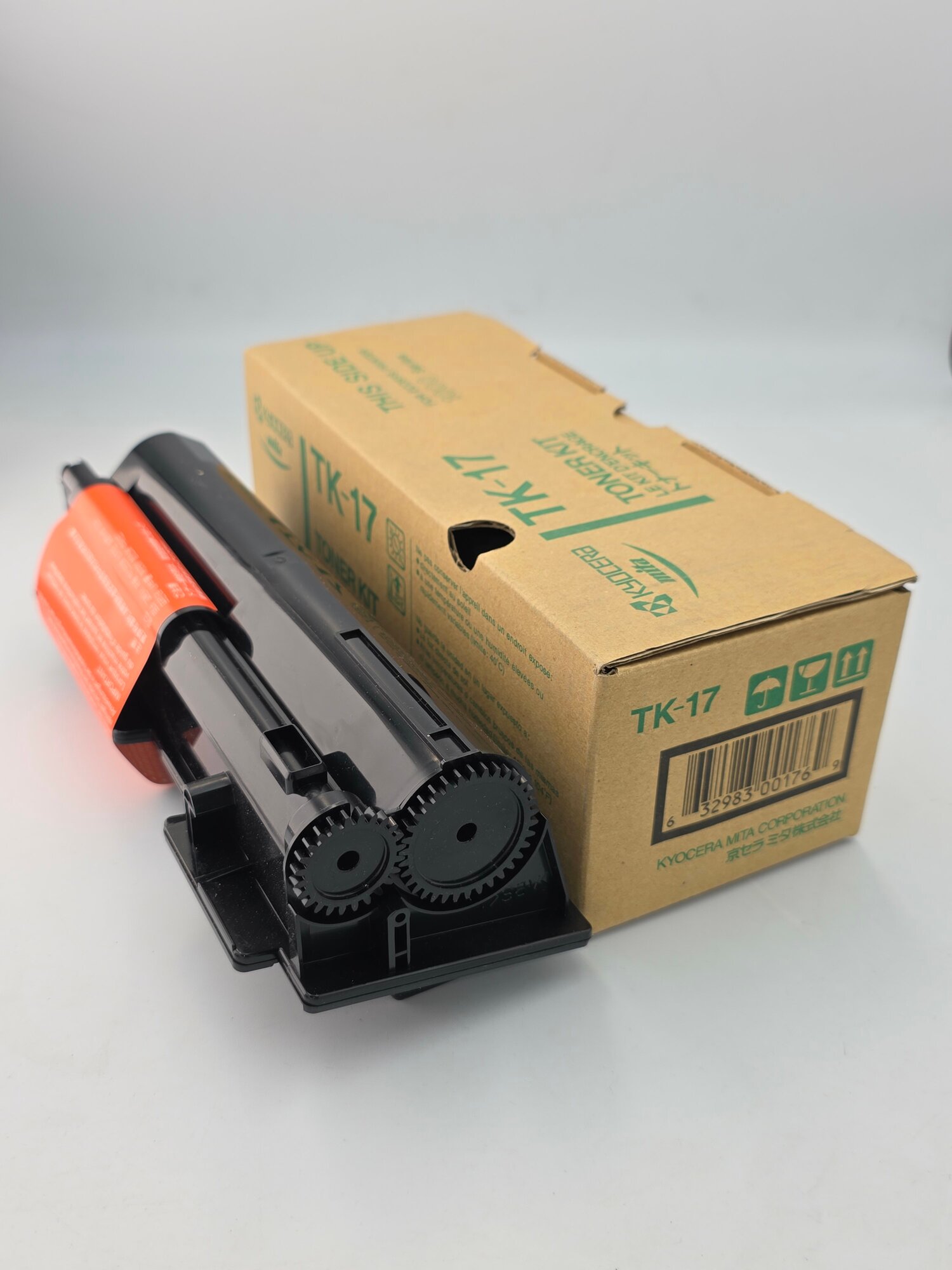 Картридж Kyocera TK-17 1T02BX0EU0 / 370PT5KW черный для FS-1000/1000+/1010/1050 (6К) 1T02BX0EU0/370PT5KW