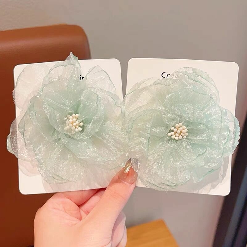 Заколка в виде цветка из сетки в богемном стиле из двух частей