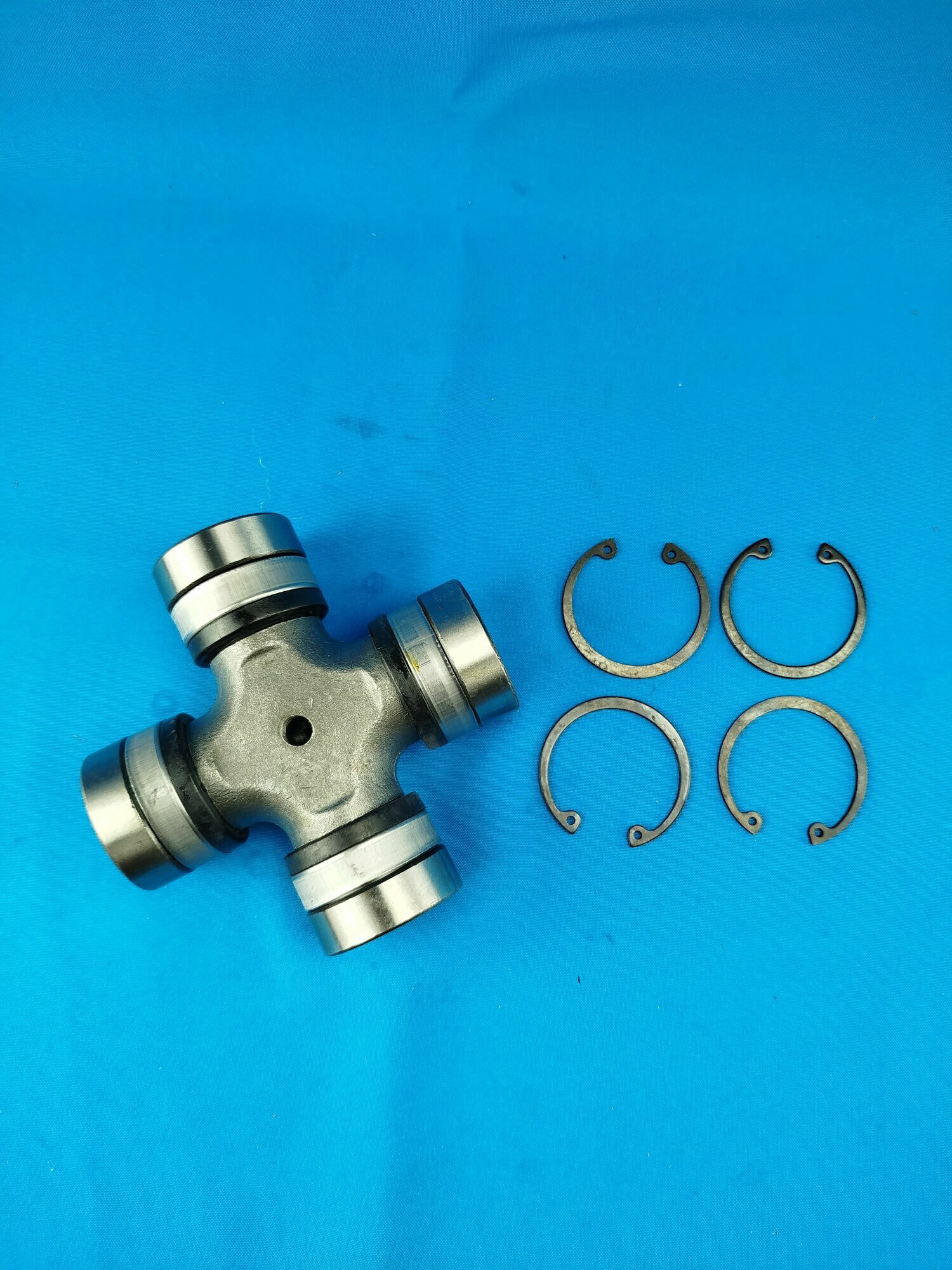 Крестовина "HOFER" для автомобилей КамАЗ 53205 Евро межосев. кард, Урал малая (50х135)