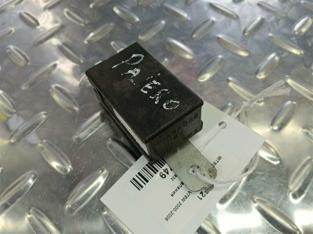 Блок управления Б/У для MITSUBISHI PAJERO III рестайлинг (2002—2006) MR583832