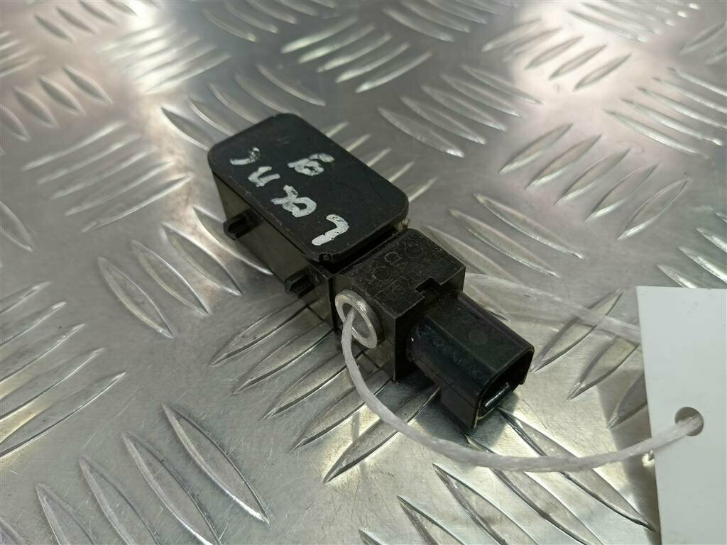 Датчик удара (AIR BAG) Б/У для MAZDA 6 GG рестайлинг (2005—2008) GJ6A57KC0