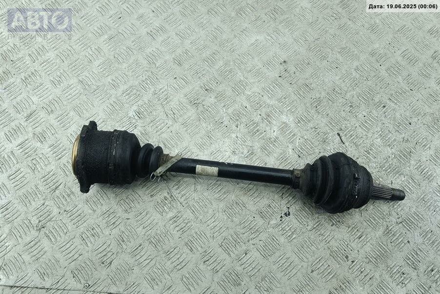 Полуось передняя левая Volkswagen Passat B4