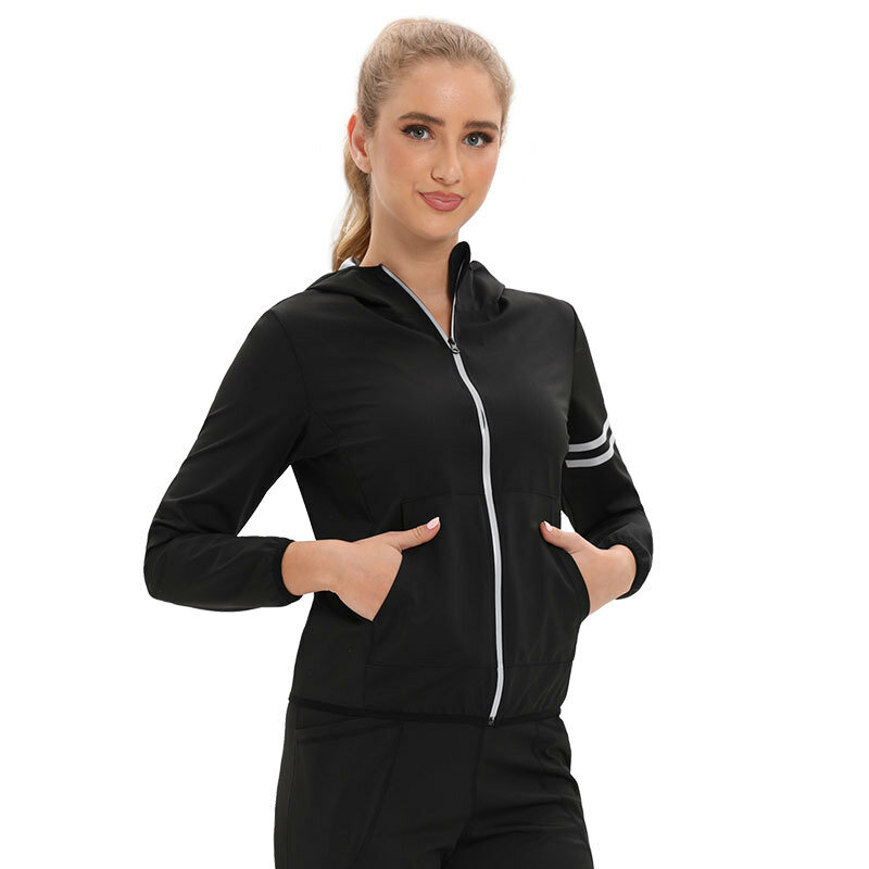 Костюм спортивный