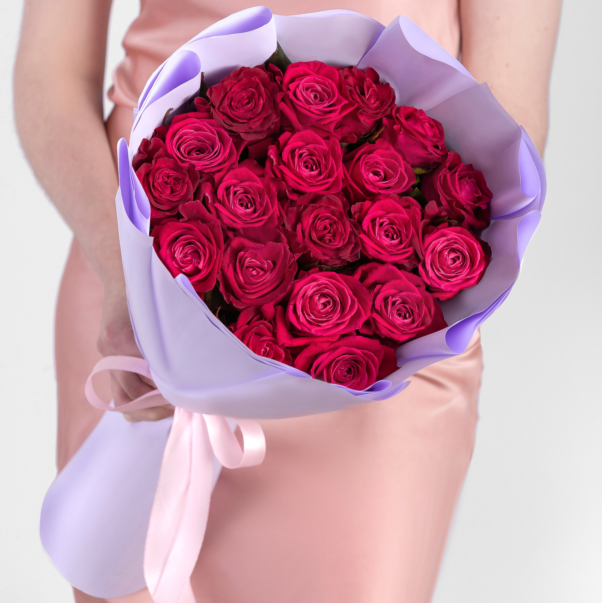 Букет Мегацвет24 "Шангри Ла", розы, 19 шт, дизайнерская упаковка, высота 70 см