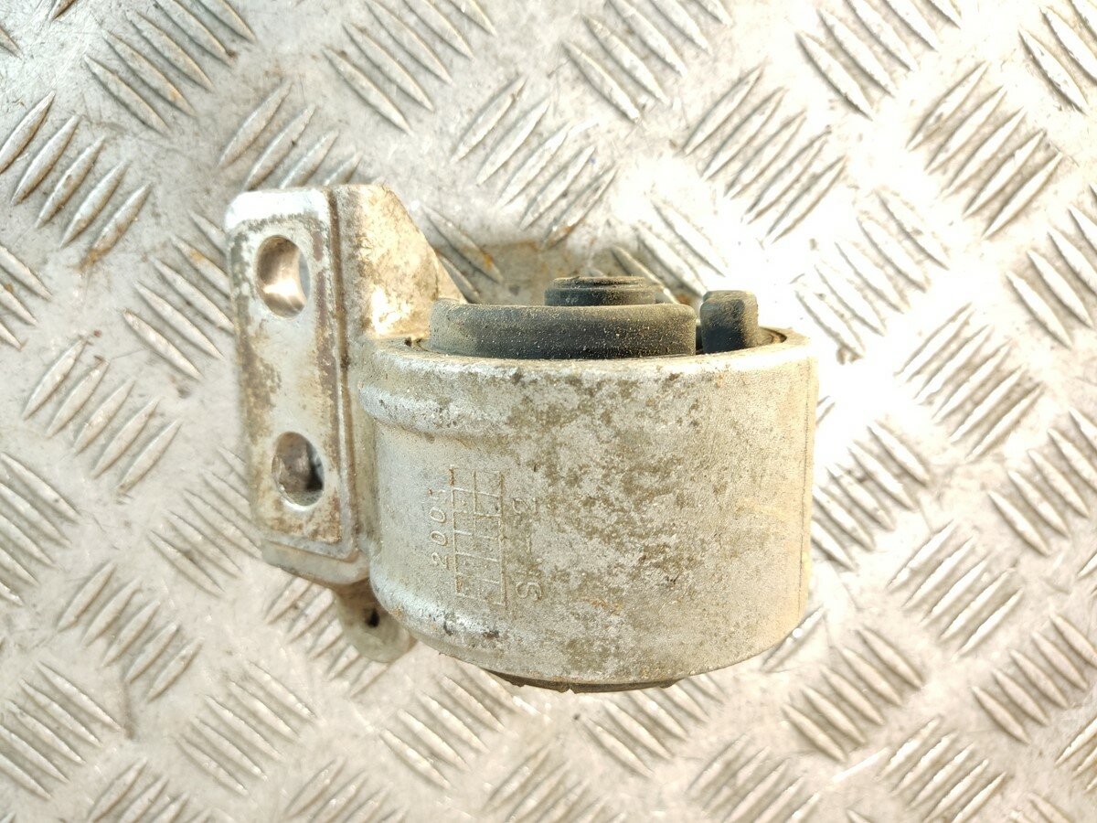 Опора двигателя правая KIA Spectra 2001-2011 0K2A139060A