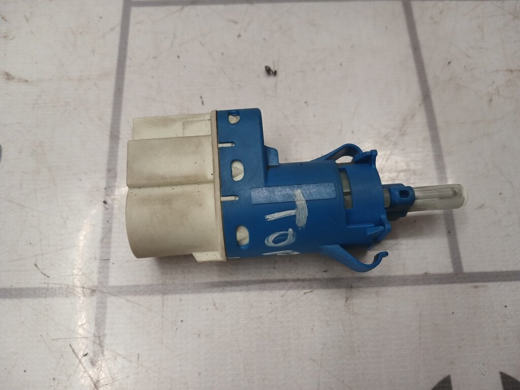 Датчик включения стопсигнала Ford Focus 2 05-08