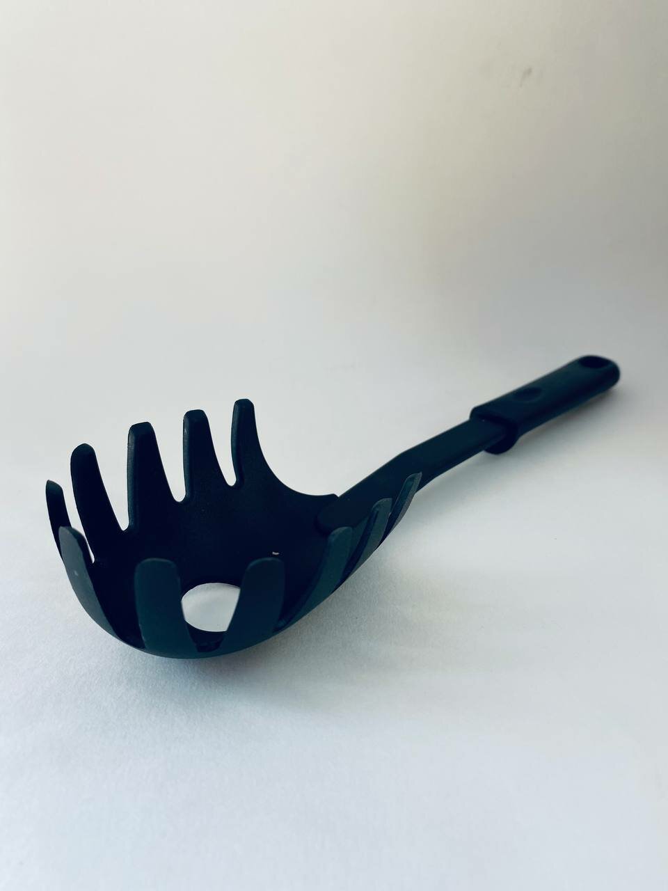 Ложка раздаточная для спагетти L 30см. пластик цвет черный