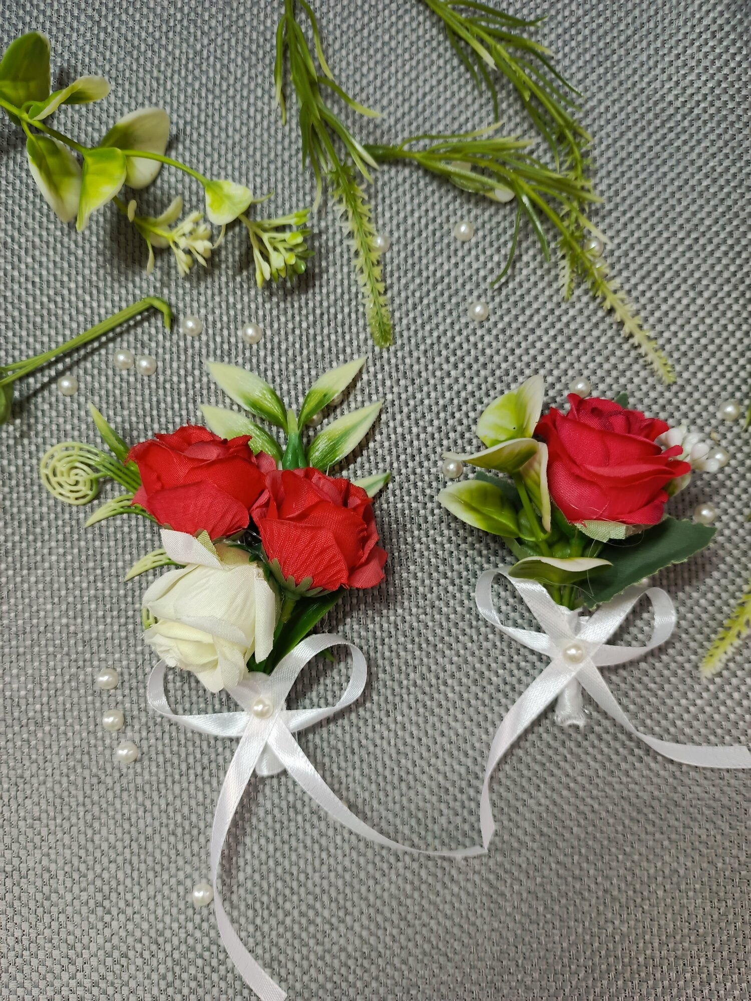 Бутоньерки, текстиль, красные, стиль, для жениха и свидетеля