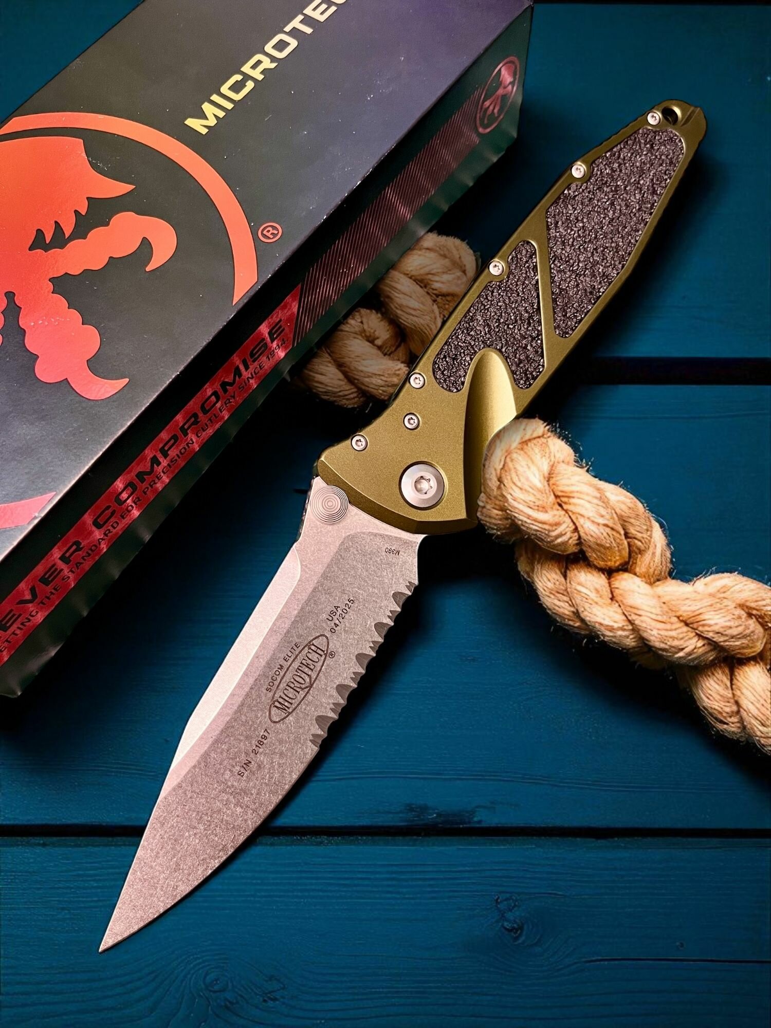 Нож складной MicroTech MCT16011OD Socom Elite, Part Serrated StoneWash Blade