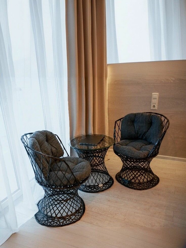 Компактный комплект мебели Ajurio для балкона, лоджии и квартиры 2 кресла и столик из ротанга
