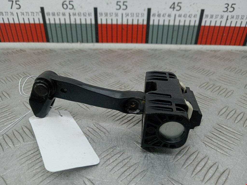 Ограничитель открывания двери передней BMW 1-Series (E81/E82/E87/E88) 51217176809 арт. 2249526