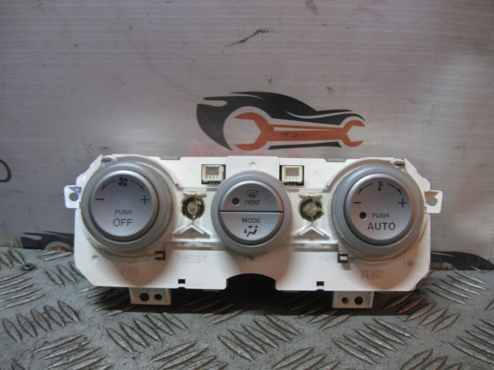 Блок управления отопителем Mazda 6 GG 2002-2008 MAZDA