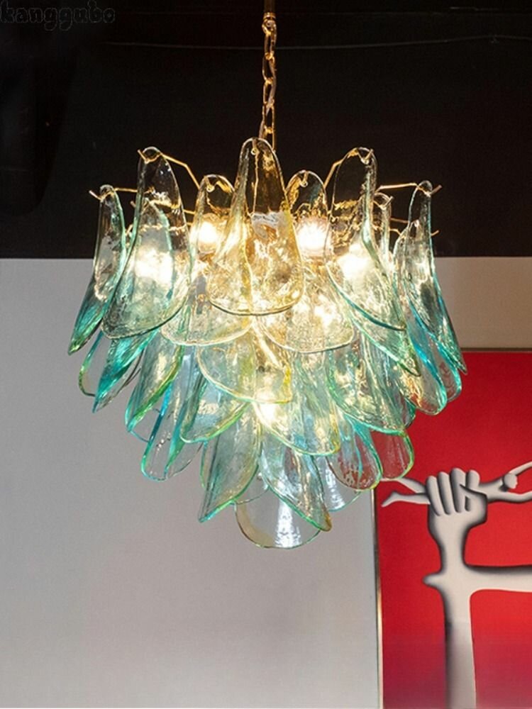 Люстра из цветочного стекла