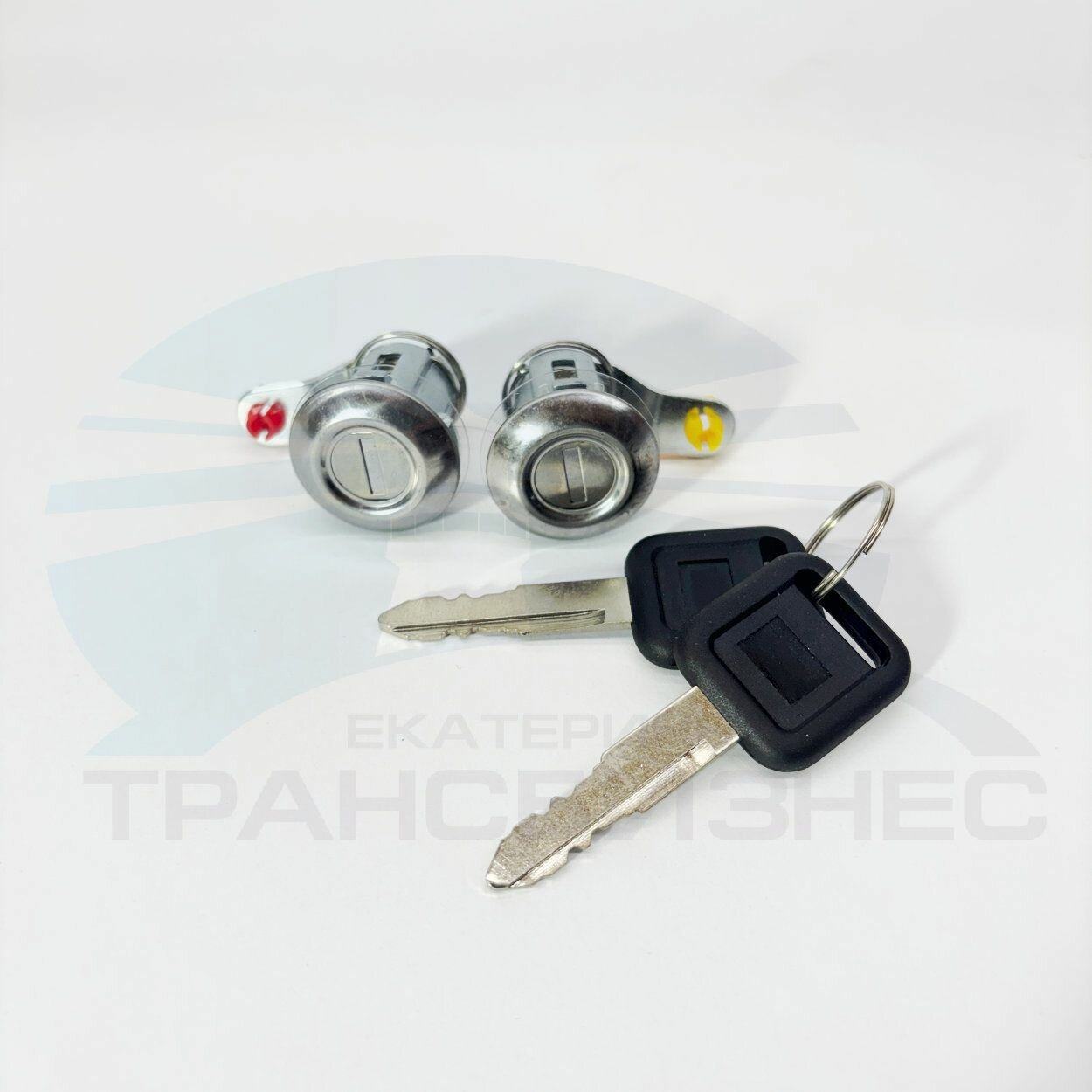 Личинка замка двери левой и правой ISUZU NQR71 NQR75 NKR55 (к-т) (BOSKET) (8970956852, 8970956842)