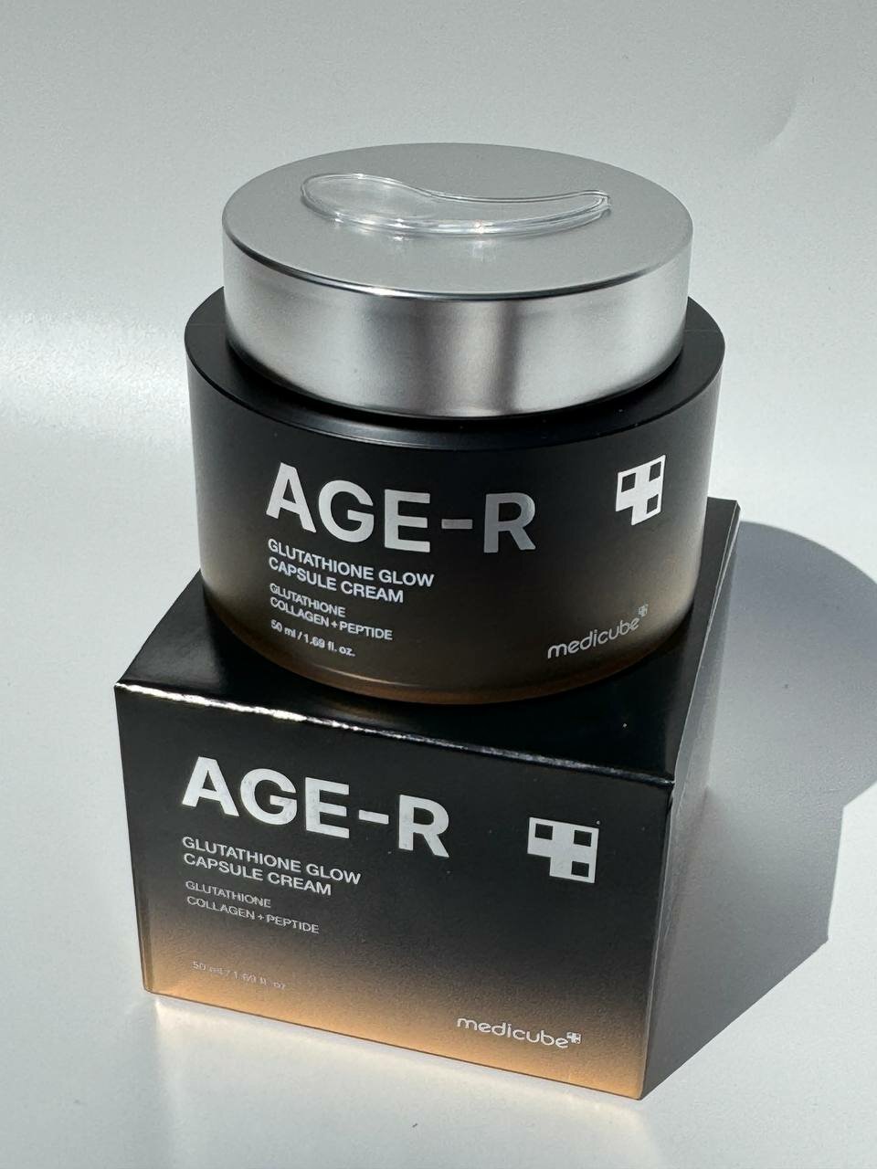 Капсульный омолаживающий крем с глутатионом и пептидами Medicube Age-R Glutathione Glow Capsule Cream, 50 мл