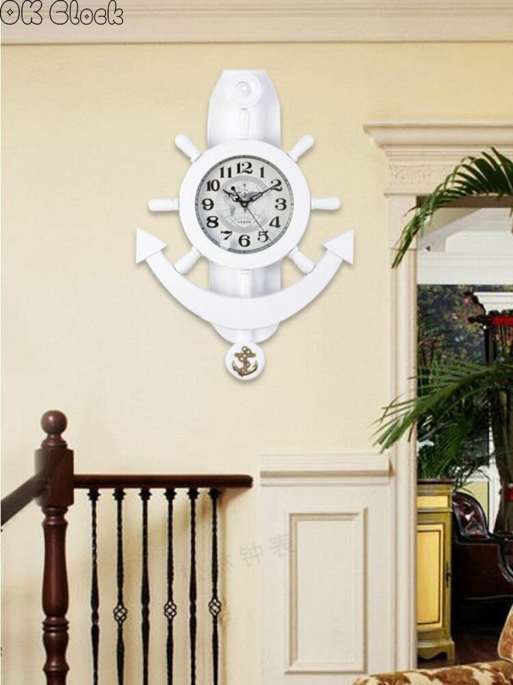 Ретро настенные часы из массива дерева