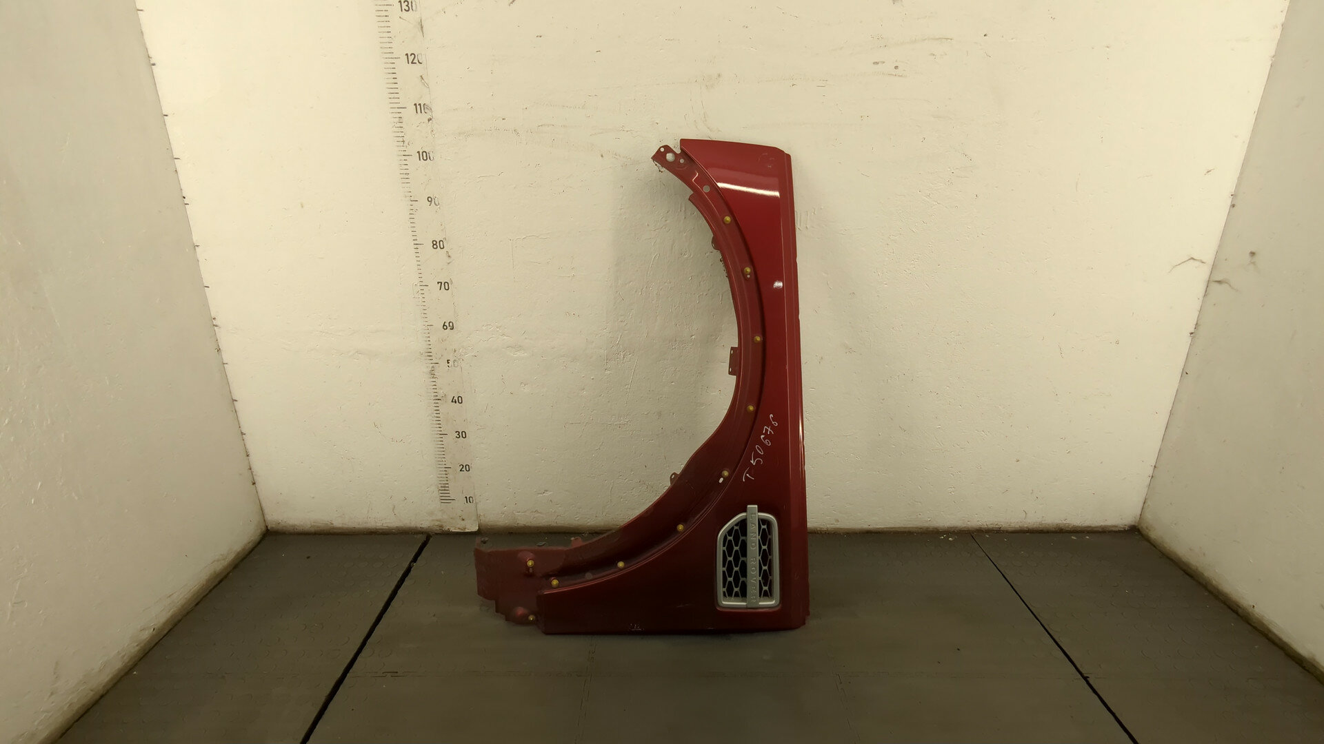 Крыло левое переднее Land Rover Discovery 4 Б/У