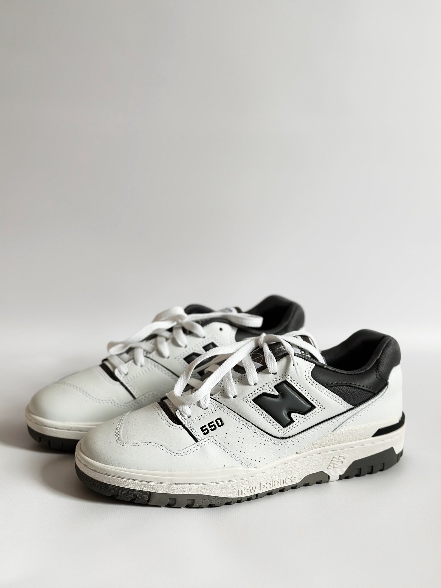 Кроссовки 550