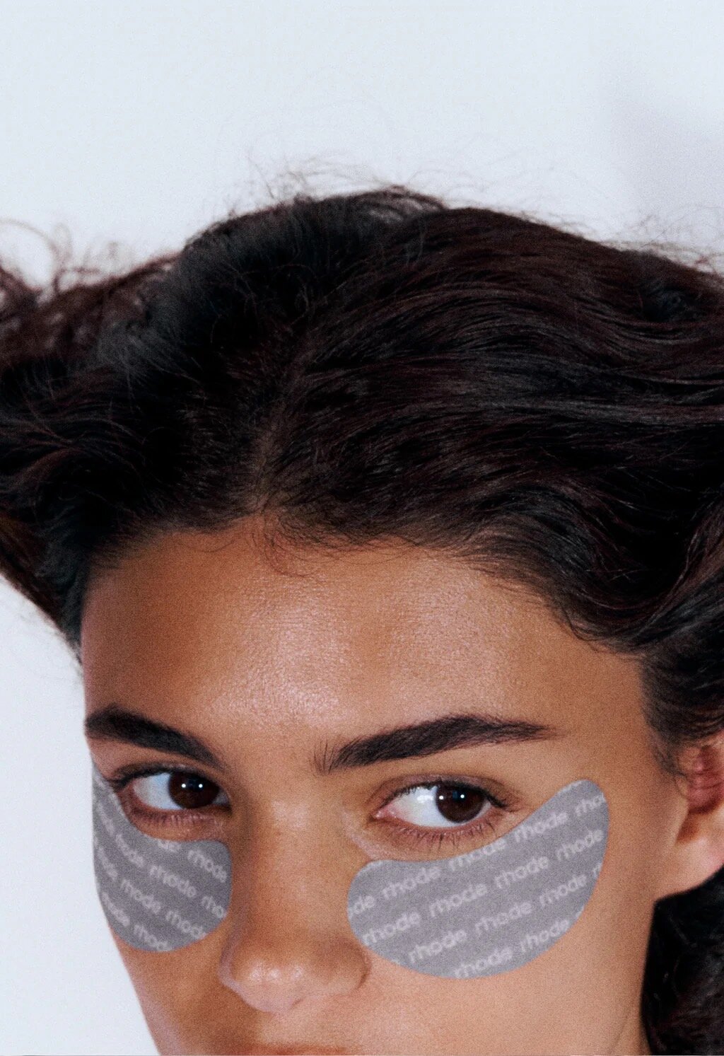 Пептидные патчи для глаз Rhode Peptide Depuffing Eye Patch, с логотипом rhode — фото 1